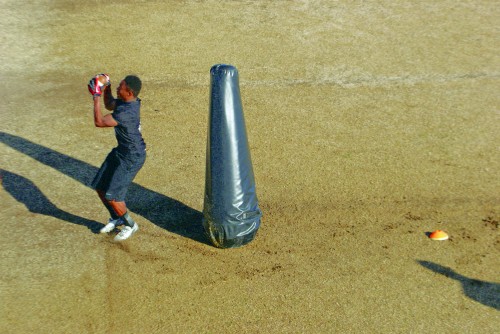 American Football Monthly - Defensive Back Attack Force