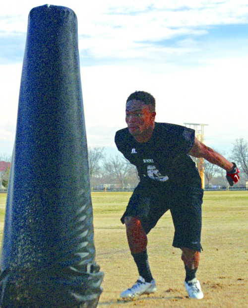 American Football Monthly - Defensive Back Attack Force