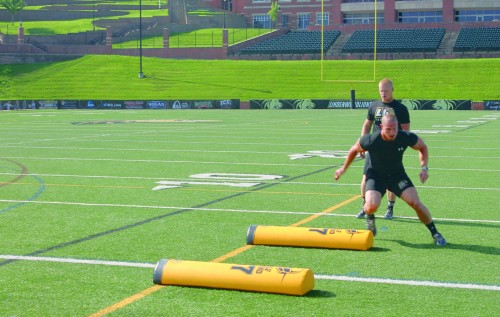 American Football Monthly - Tackling Drills Without Pads